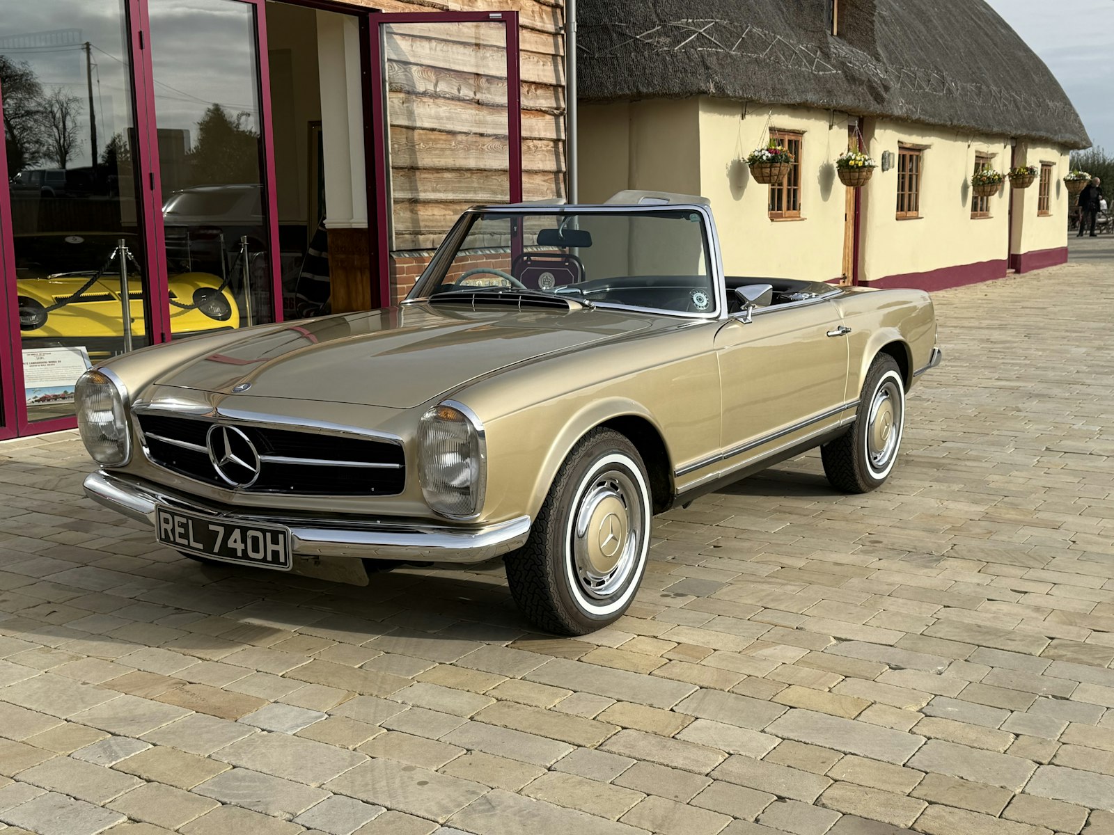 Classic Car Showroom | Winchester Auto Barn - Sutton Scotney