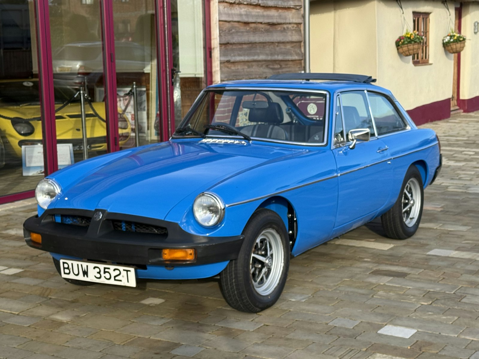 Classic Car Showroom | Winchester Auto Barn - Sutton Scotney