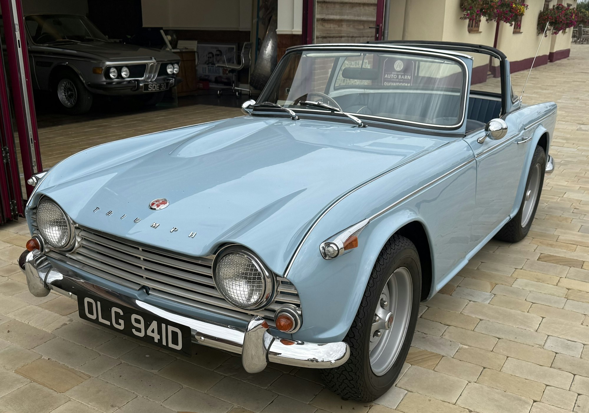 Classic Car Showroom | Winchester Auto Barn - Sutton Scotney
